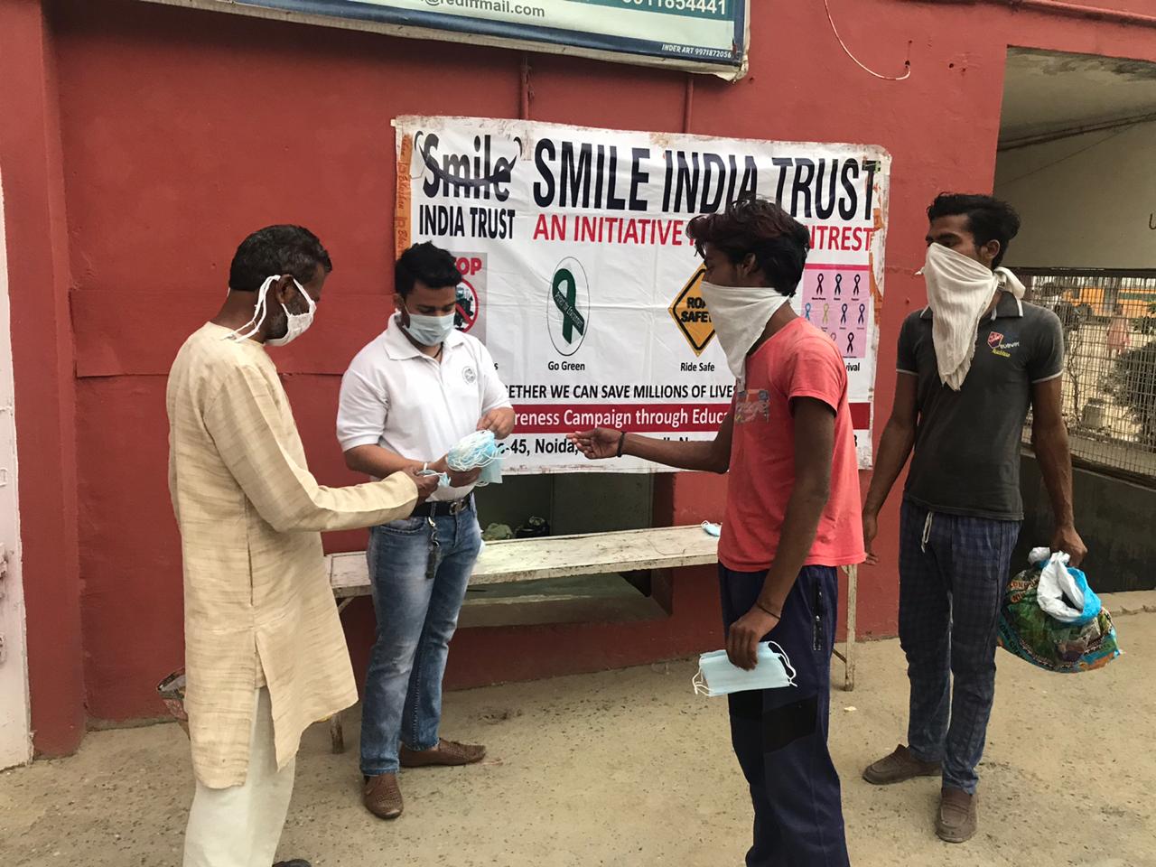 Smile India Trust | provides Face Masks to the needy people in Delhi ...