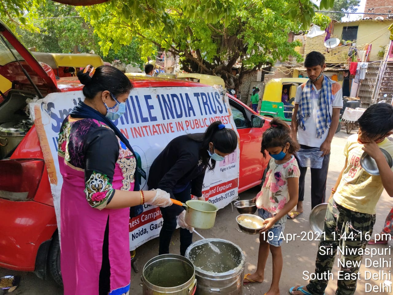 Smile India Trust | Help the underprivileged children | Cooked Food ...