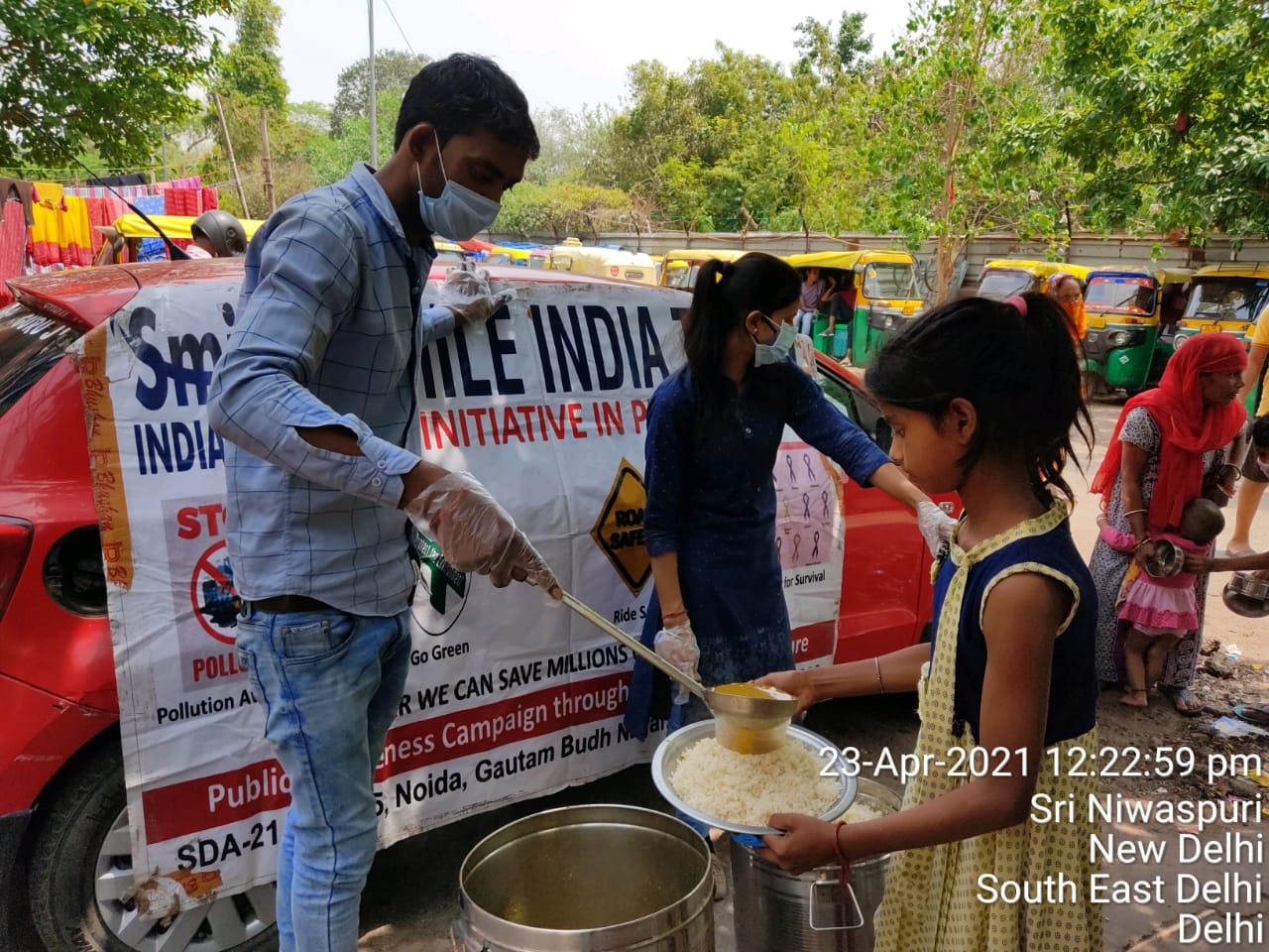 Cooked Food Distribution | New Delhi | Smile India Trust - Smile India ...