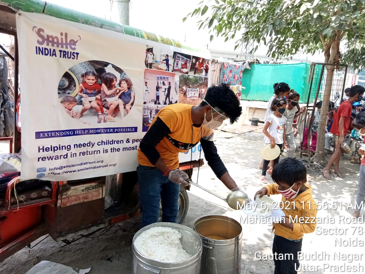 Smile India Trust | Cooked Food Distribution during Corona Virus Crises ...